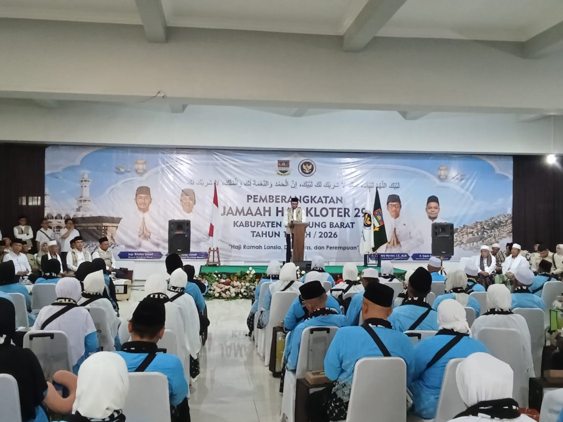 89 Jemaah Haji Kloter 29 Asal Bandung Barat Diberangkatkan Oleh Bupati ...