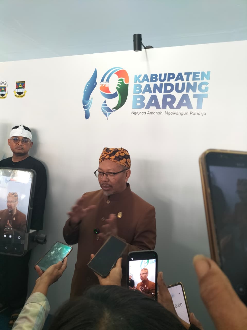 Rapat Paripurna HUT KBB ke -19, Ketua DPRD Ajak Semangat Perbaikan dan ...